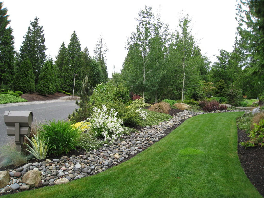 20 Awesome Landscaping Ideas For Your Backyard