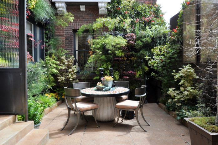 30 Outdoor Courtyard Design Ideas